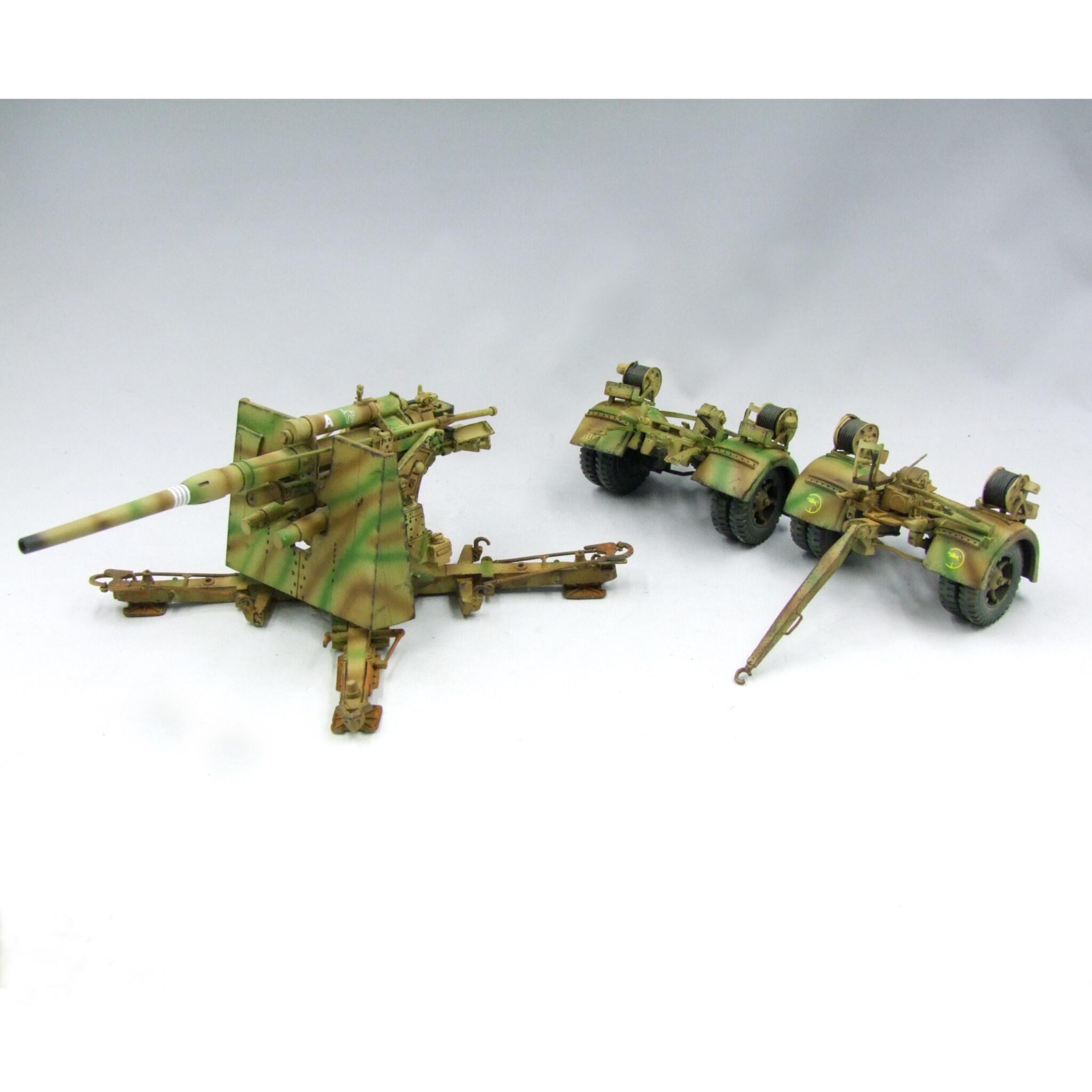 G047 World War 2 German 8.8cm Flak gun with trailers camouflage version ...
