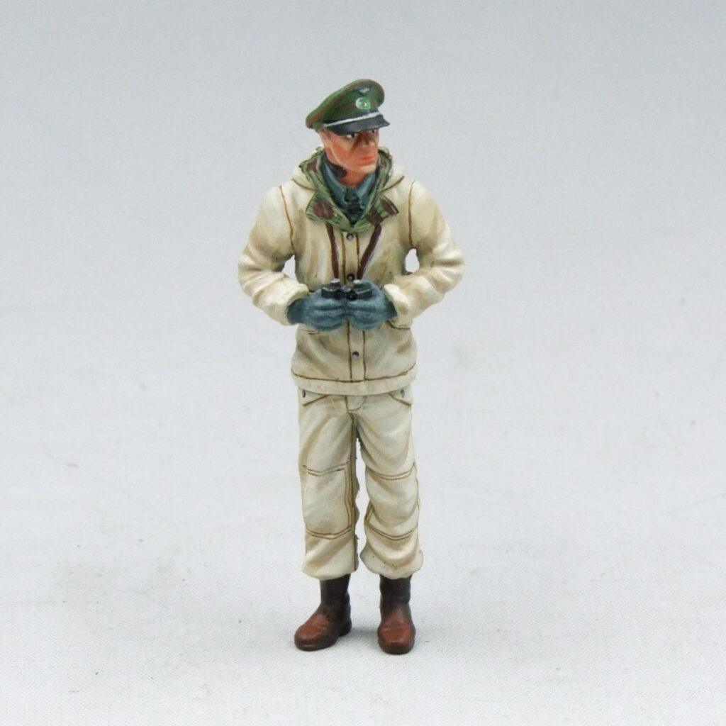 GER005 ww2 German Tank commander with binocular in winter uniform ...